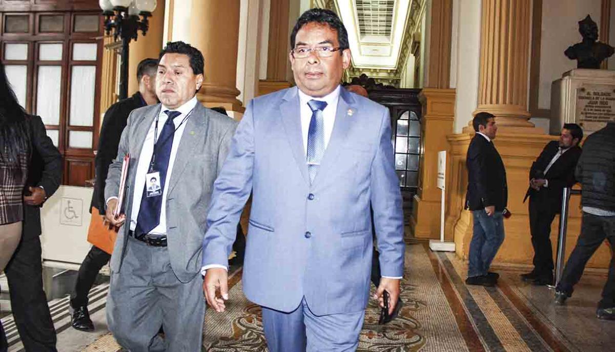 César Segura asegura que no puede avanzar con los informes por falta de ...