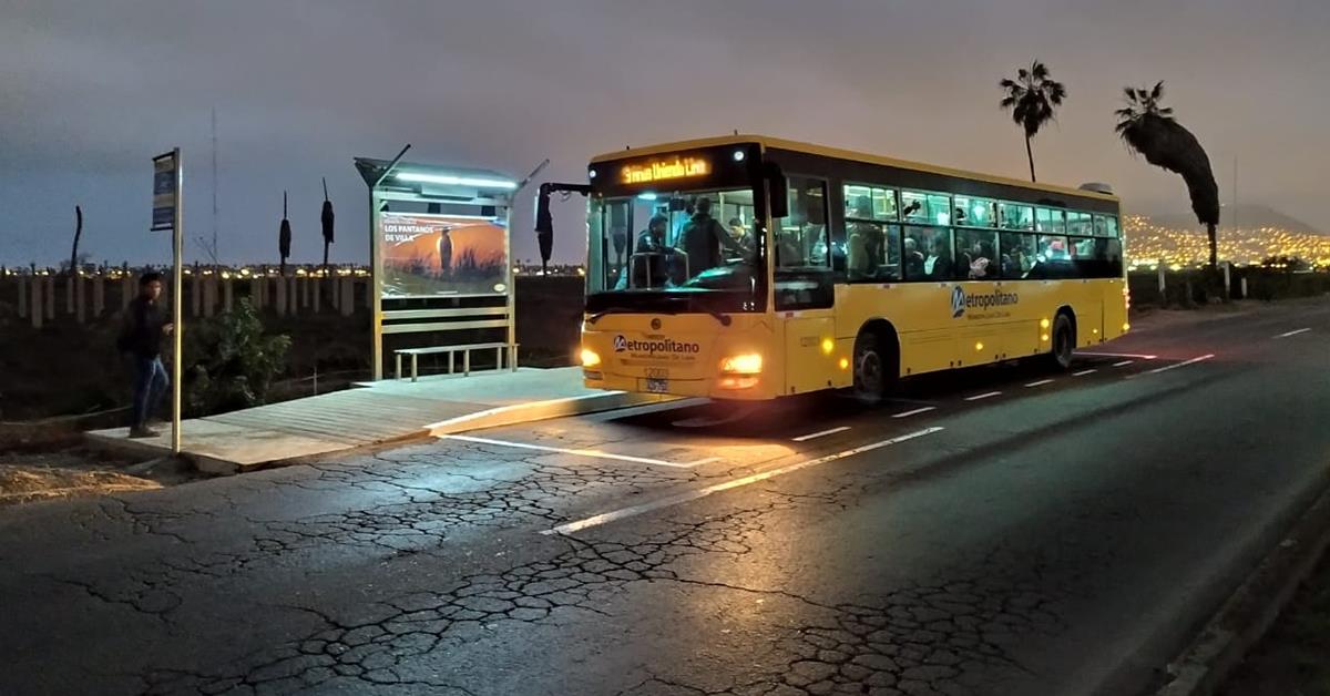 Metropolitano presenta primeros paraderos iluminados con energía solar ...