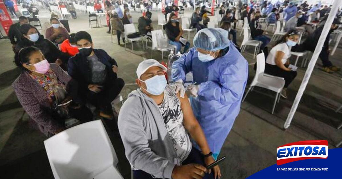 CMP exhortó al Minsa extender horario de vacunación hasta las 10 de la ...