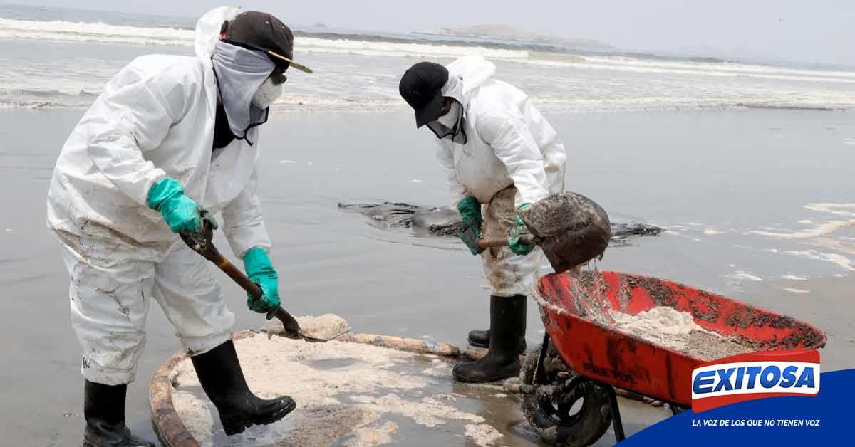OEFA informa que Repsol mezcla arena contaminada de petróleo con arena ...