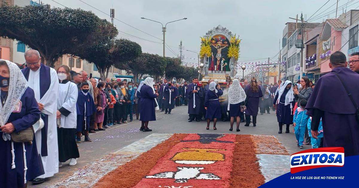 Áncash: Señor de los Milagros realizó tradicional recorrido por las ...