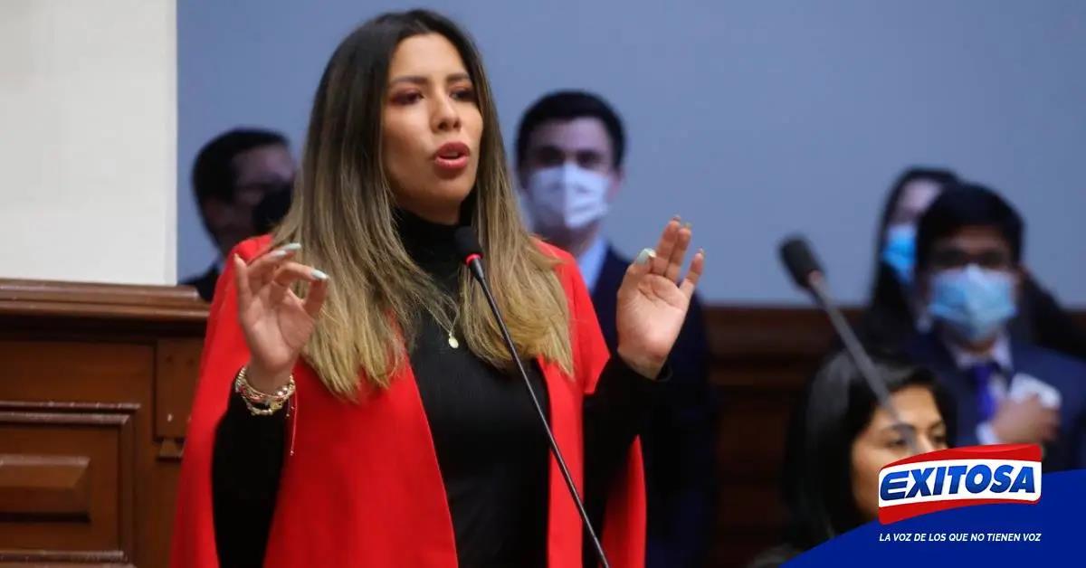 Rosselli Amuruz tras moción: "La única solución es la vacancia o ...