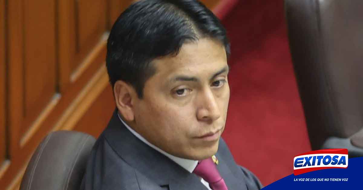 Congreso Oficializa Inhabilitación Por 10 Años A Freddy Díaz Acusado