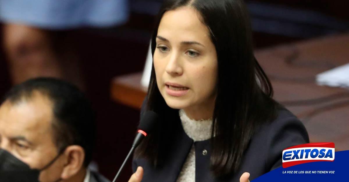 Sigrid Bazán: "Lo que está ocurriendo en el país es una masacre ...