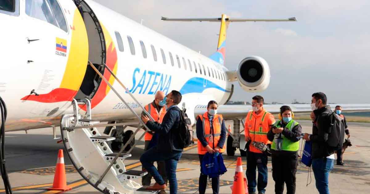 Viva Air-Colombia: Petro ordena a Satena atender a pasajeros varados ...