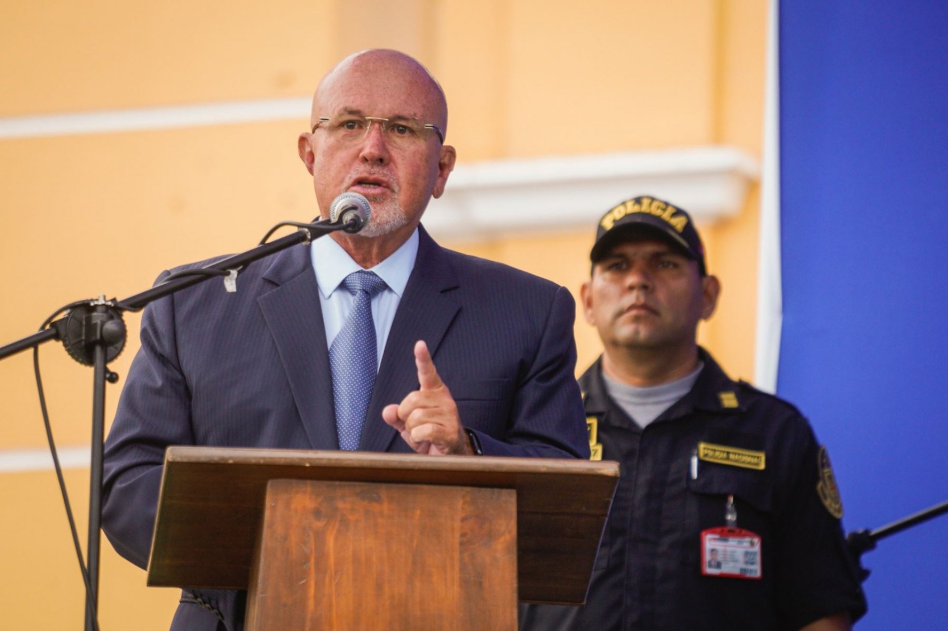 Carlos Bruce Alcalde De Surco Aseguró Que Motos Son Usadas Para Actos