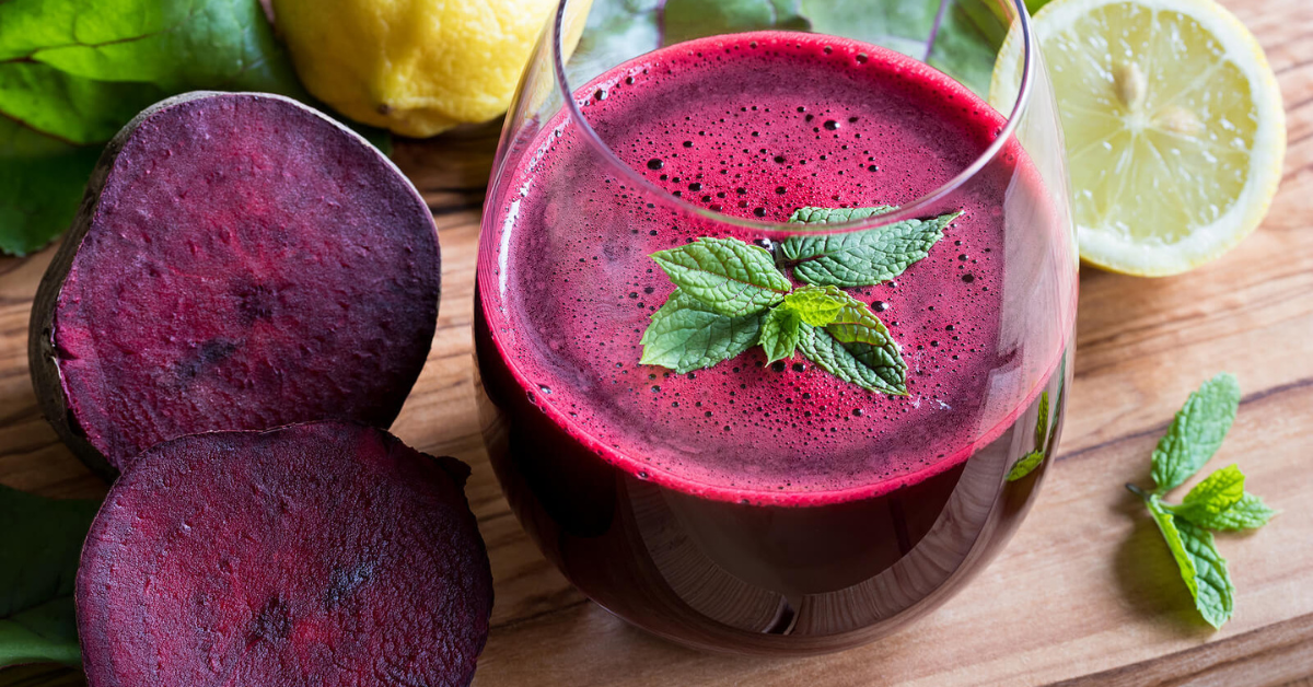 Jugo de beterraga: ¿Es bueno consumirlo en ayunas y quiénes no deben ...
