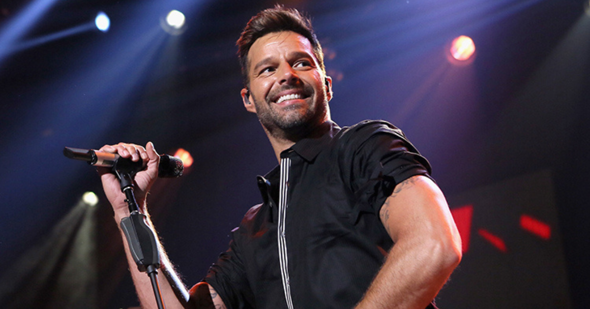 ¡Al natural! Ricky Martin publica un atrevido video sin ropa y ...