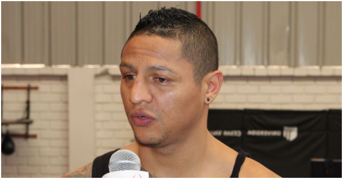 "Mi padre me abandonó al nacer": Jonathan Maicelo saca a la luz ...