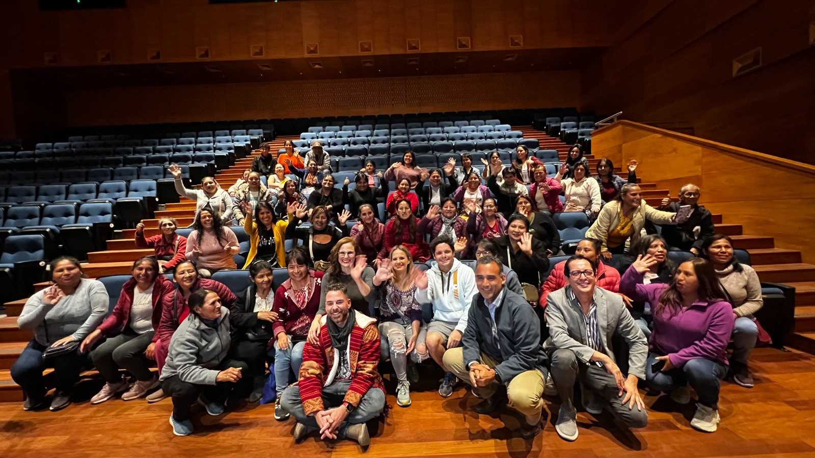 Mujeres emprendedoras vivieron la experiencia cultural de "Teatro por ...