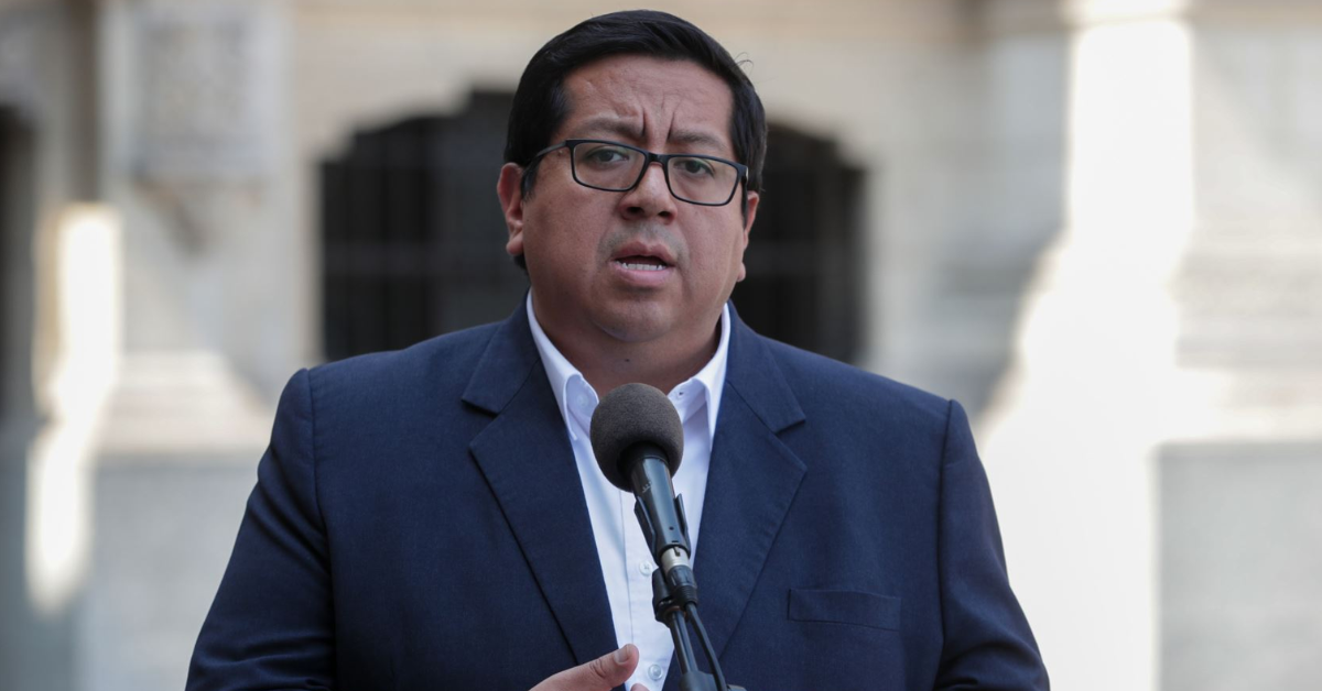 Alex Contreras anuncia crecimiento de la economía luego de seis meses ...