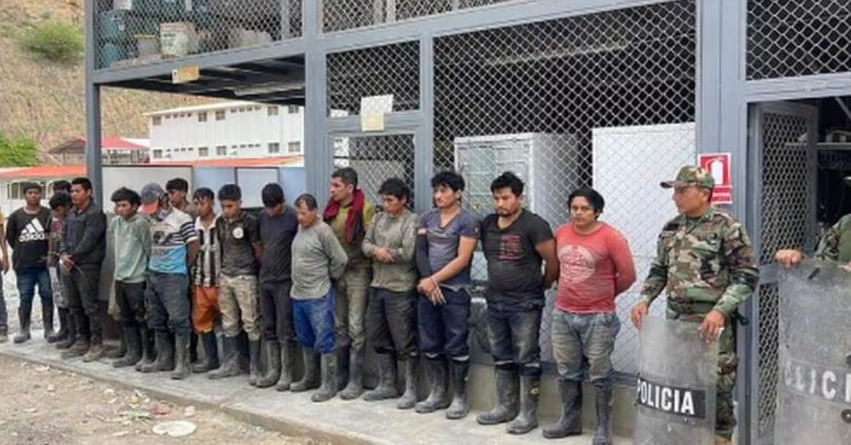 La Libertad Policía Detiene A 40 Mineros Ilegales Con Armas En Pataz