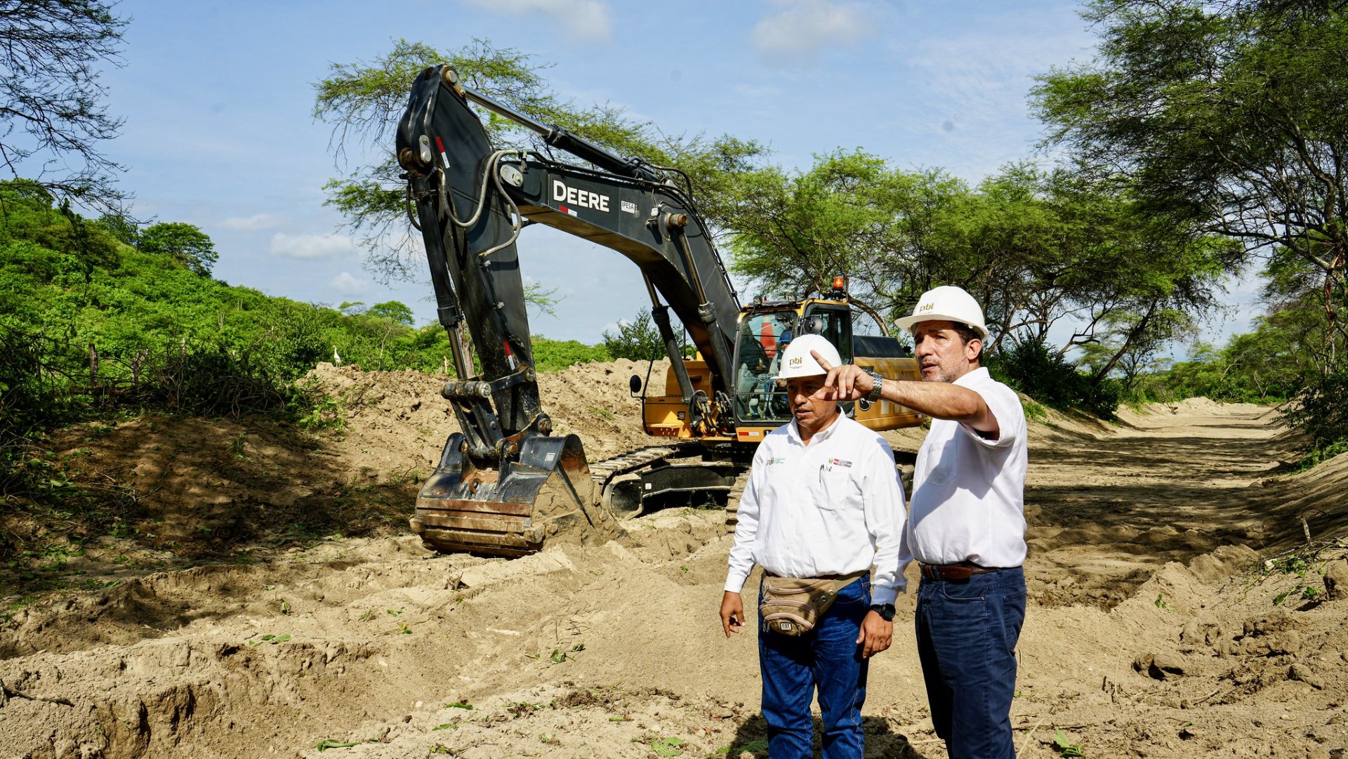 FEN: MIDAGRI continúa trabajos de limpieza y descolmatación en ...