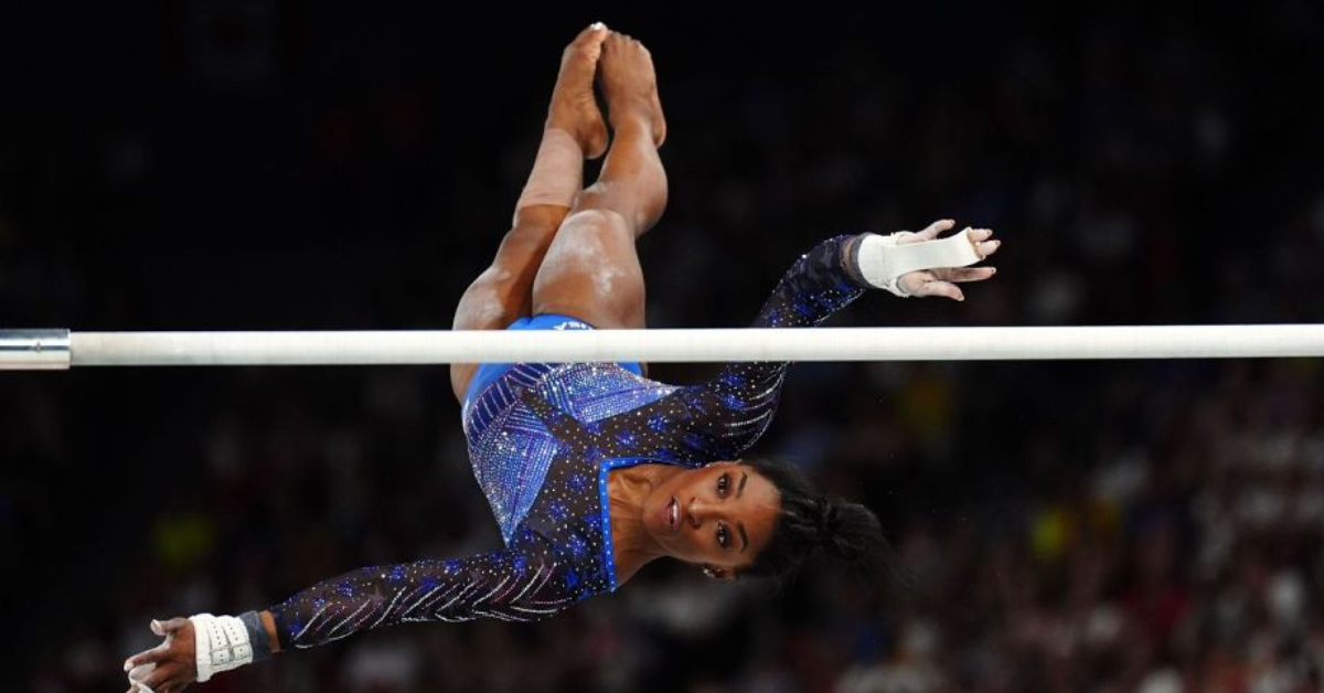 ¡Histórico! Simone Biles gana dos medallas de oro en la final individual de gimnasia en París ...