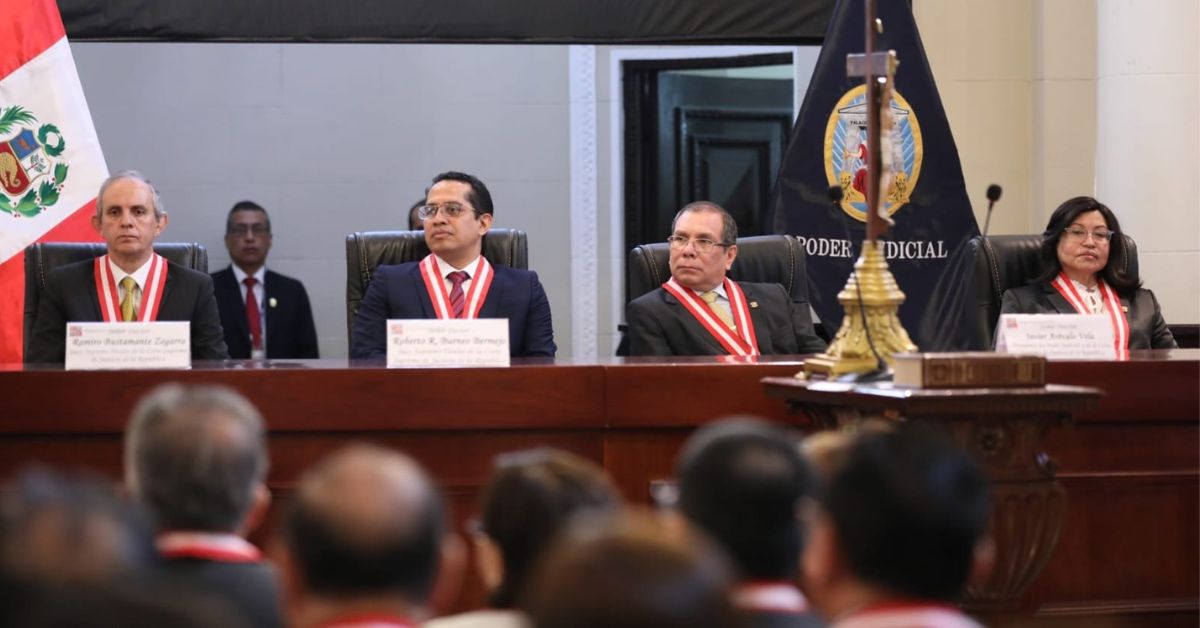 Roberto Burneo juró como nuevo presidente del JNE para el periodo 2024 ...