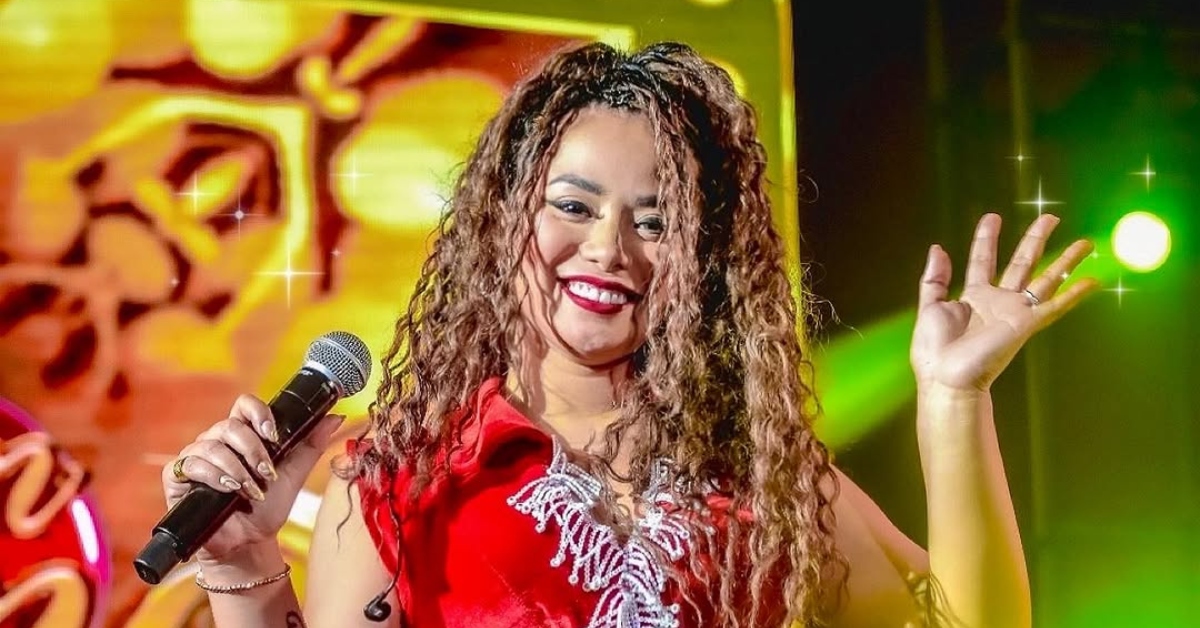 Ana Lucía Urbina preocupa al aparecer con vía intravenosa tras faltar a ...