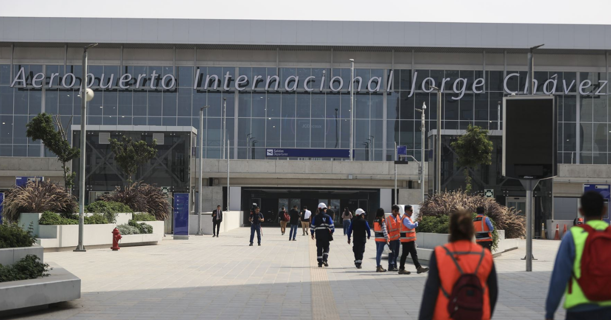 Ositrán se pronuncia sobre la TUUA para pasajeros en transferencia ...