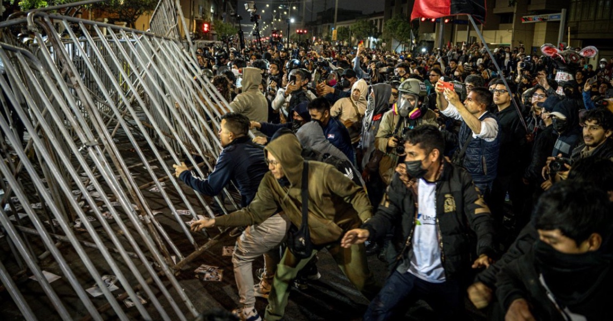 Policía llama a la calma tras disturbios en marcha de la 'Generación Z': "La violencia nunca es ...